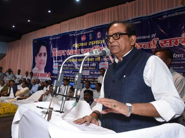 सतीश चंद्र मिश्रा ने कहा, पीएम और पूरी भाजपा से नहीं संभल रही देश की ...