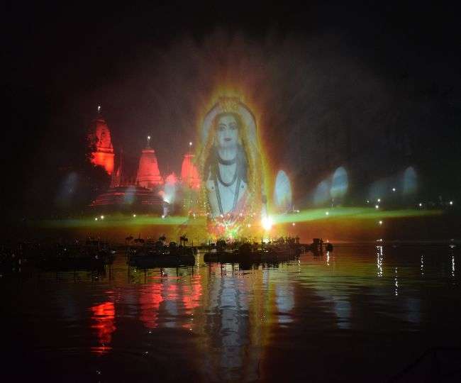 गोरखनाथ मंदिर में वाटर स्क्रीन पर नाथ पंथ की महिमा देख मंत्रमुग्ध हुए ...