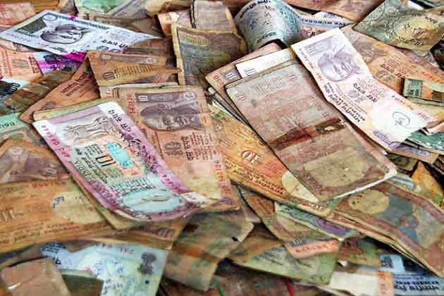 बैंकों ने किया कटे-फटे नोट लेने से इनकार तो उन्हें देना पड़ सकता है ...
