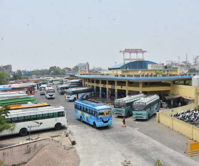 बस स्टैंड पर दूसरे दिन भी रहा PUNBUS का चक्का जाम गर्मी के बीच यात्री ...