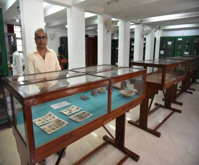 पटना विश्वविद्यालय में 100 साल पहले चंदे से बना था किताबों का महल ...