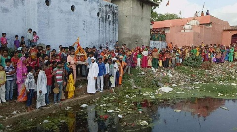 जलझूलनी कावड़ के साथ मनाया कृष्ण का जलवा पूजन,बावड़ी में करवाया स्नान ...