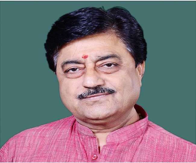 Lok Sabha Election 2019: थक-हारकर वापस भाजपा कार्यालय पहुंचे रवींद्र ...