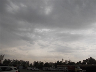 बूंदाबांदी से गर्मी से मिली राहत, मौसम हुआ सुहावना