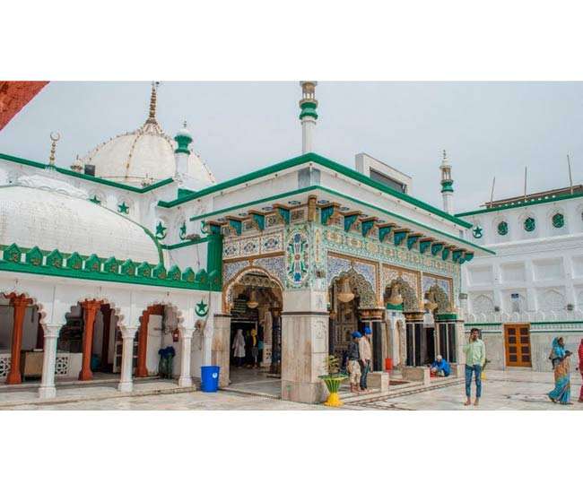 कलंदर दरगाह,पानीपत: जहां मन्नतों के लिए लगता है ताला