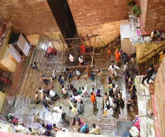 Lolark Shashthi 2019: सूर्य षष्ठी पर वाराणसी के Lolark Kund में स्नान ...