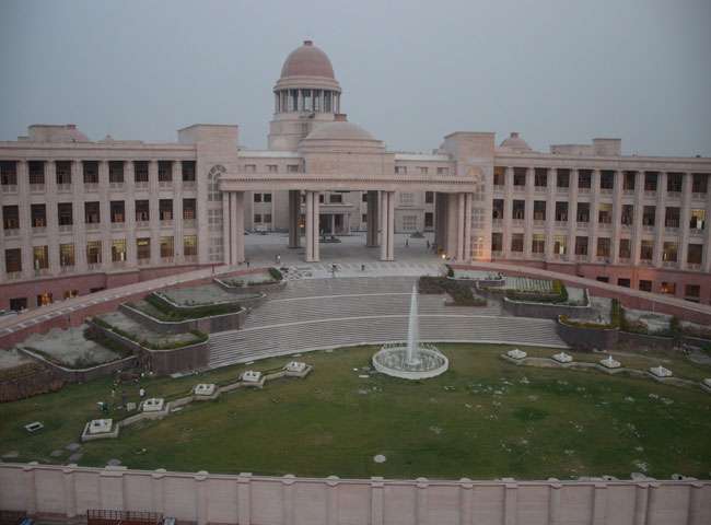 हाईकोर्ट के नए भवन में शुरू हुआ काम-काज, राज्यपाल- मुख्यमंत्री शामिल ...