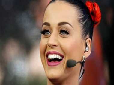 Katy Perrys love letters to be auctioned