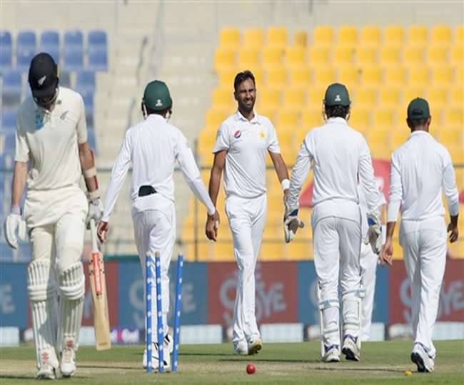 इस पाकिस्तानी गेंदबाज़ के सामने नतमस्तक हुआ न्यूज़ीलैंड, 274 रन पर ...