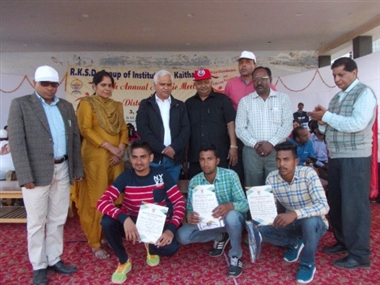 रणदीप कूंडू, मनीषा व निशा ने जीता एथलीट का खिताब - Randeep, Manisha ...