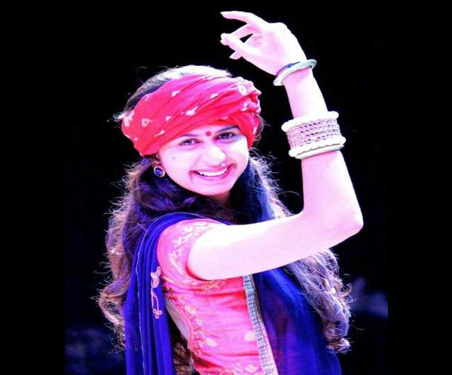 गुजराती लोक गायिका किंजल दवे विवाद में फंसी - Gujarati Folk singer ...