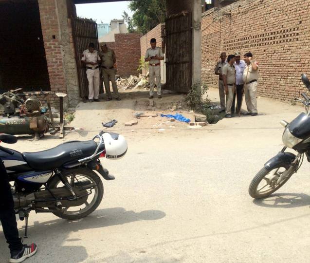 सभापुर गांव में जींस रंगाई की पांच फैक्ट्रियां सील - sabhapur village