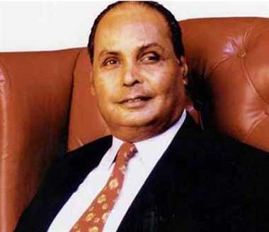 पॉलिस्टर प्रिंस कहलाते थे धीरूभाई अंबानी - Dhirubhai Ambani was called ...