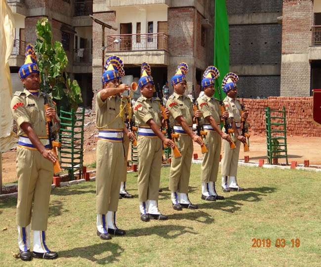 CRPF: सीआरपीएफ करेगा हथियारों का प्रदर्शन, जानिए क्यों मनाया जाता है ...