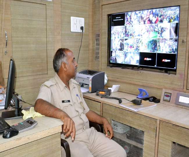 बांकेबिहारी मंदिर में पुलिस ने बनाया कंट्रोल रूम, हर गतिविधि पर रहेगी नजर