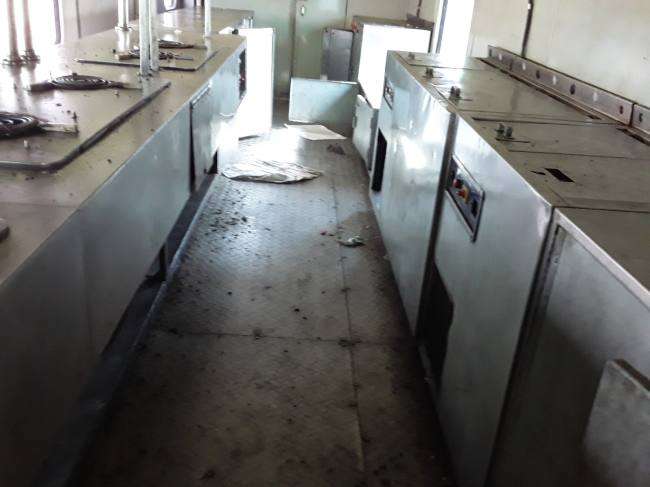 Indian Railways रहें सावधान Rajdhani Express की पैंट्री कार का खाना ...