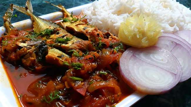 देखिए गिलुवाजी संगठन पर्व पर हो रही मछली-भात की राजनीति Dhanbad News ...