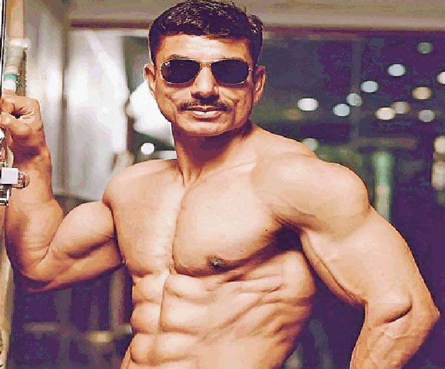 51 साल के SHO साहब अब चीन में दिखाएंगे अपने मजबूत मसल Chandigarh News ...