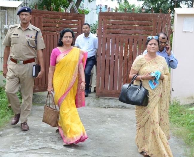 नारी निकेतन में मिली 11 बालिकाएं, बालिका निकेतन भेजने के आदेश - nari ...