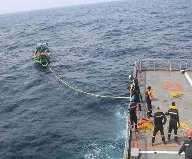 बचाए गए लक्षद्वीप तट पर फंसे 180 लोग व 17 नाव