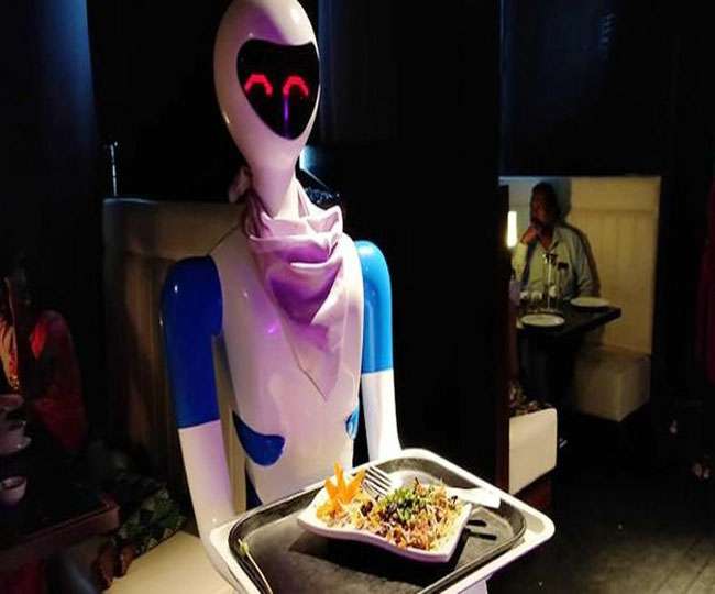 Robo Kitchen: इस रेस्टोरेंट में इंसान नहीं रोबोट परोसते हैं खाना, लोगों में बढ़ रही उत्‍सुकता ...