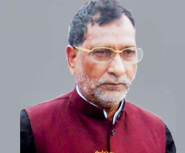 भाजपा दहशत में मुख्यमंत्री सारे काम छोड गोरखपुर में डेरा डाले हैंः राम ...