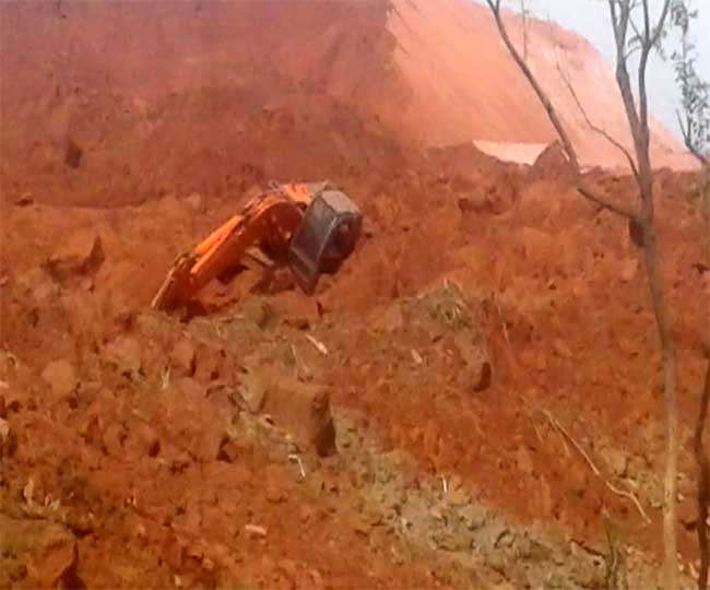 झारखंड के मुरी में बड़ा हादसा: हिंडाल्को का कास्टिक रेड पौंड धंसा, NDRF ...