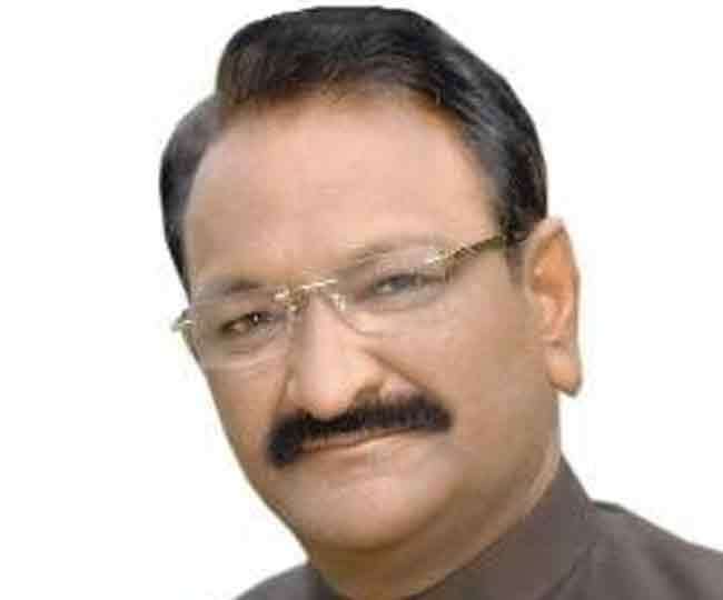 भाजपा के वरिष्‍ठ नेता उमेश अग्रवाल का निधन, पार्टी के झंडे में लपेटकर ...