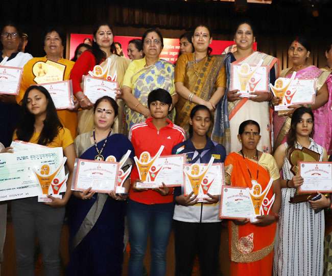 उत्कृष्ट कार्य के लिए 18 किशोरियों और महिलाओं को तीलू रौतेली पुरस्कार ...