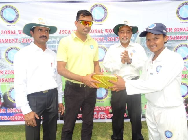 प्रियंका की धुआंधार बल्लेबाजी से साउथ जोन जीता