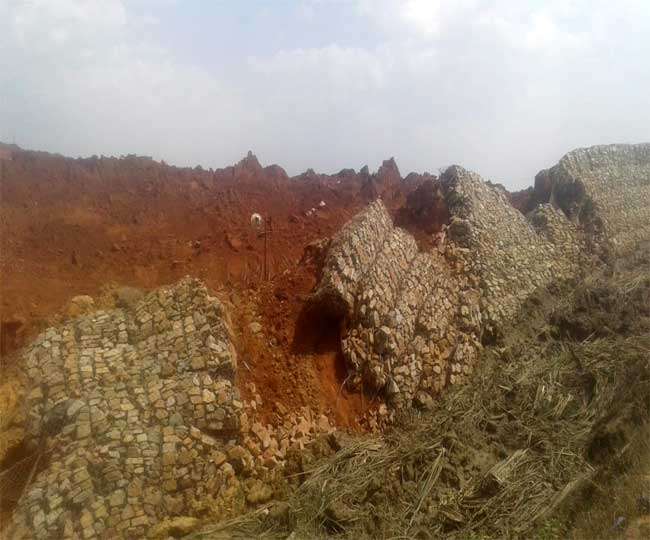 हिंडाल्‍को हादसा: 70 साल से जमा हो रहा मलबा, बन गया 100 फीट ऊंचा पहाड़