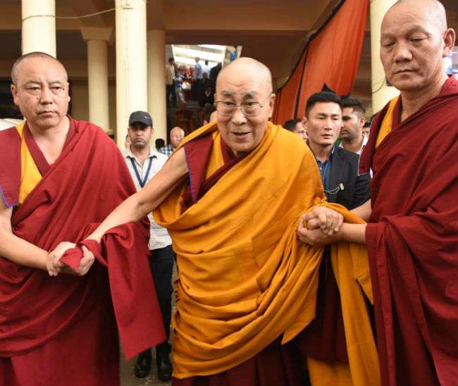 दलाईलामा के स्वास्थ्य को लेकर कांगड़ा एयरपोर्ट अलर्ट पर, आपात उड़ान के ...