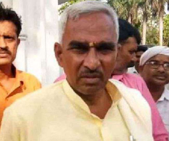 बैरिया विधायक सुरेंद्र सिंह ने फिर दिया विवादित बयान, प्रियंका वाड्रा ...