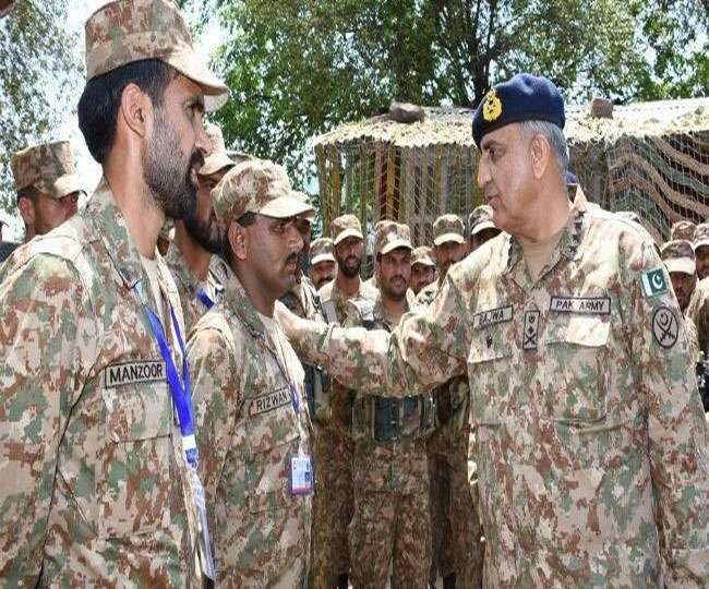 पाकिस्तान आर्मी चीफ ने फिर किया LoC दौरा, कहा- देते रहेंगे कश्मीर को ...