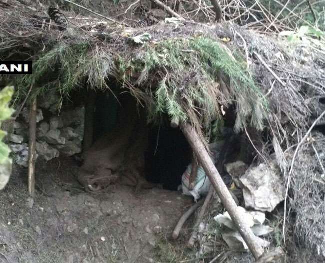जम्‍मू-कश्‍मीर में किश्तवाड़ के जंगलों में मिली आतंकी गुफा, आतंकियों ने ...