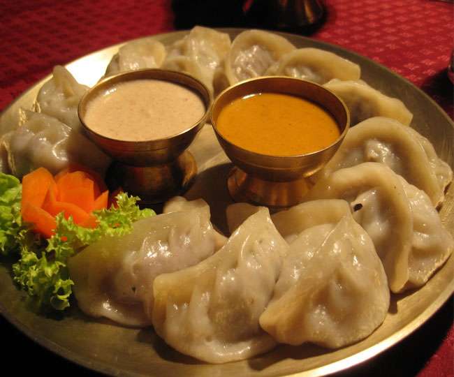 मोमोज खाने के शौकीन लोगों पर बरपा कहर, दिल्ली में 25 लोग बीमार