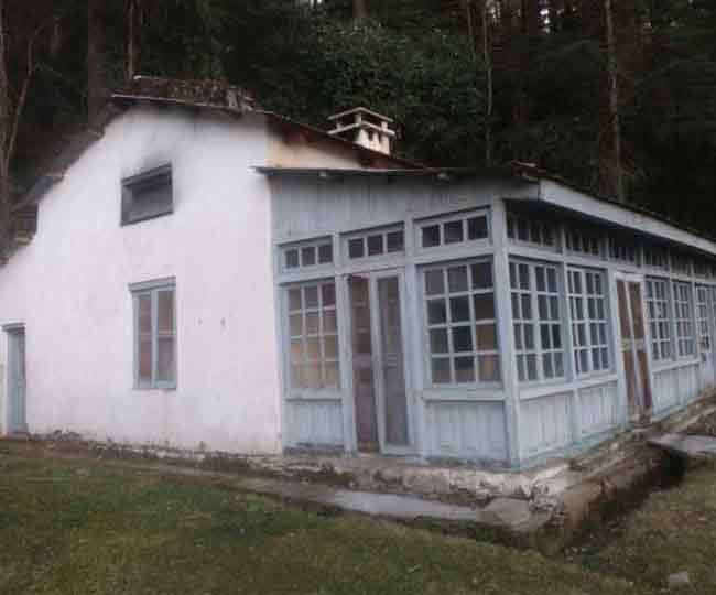 वीरान पड़ा कौड़िया का पर्यटक अतिथिगृह, लंबे समय से नहीं की गई मरम्मत ...