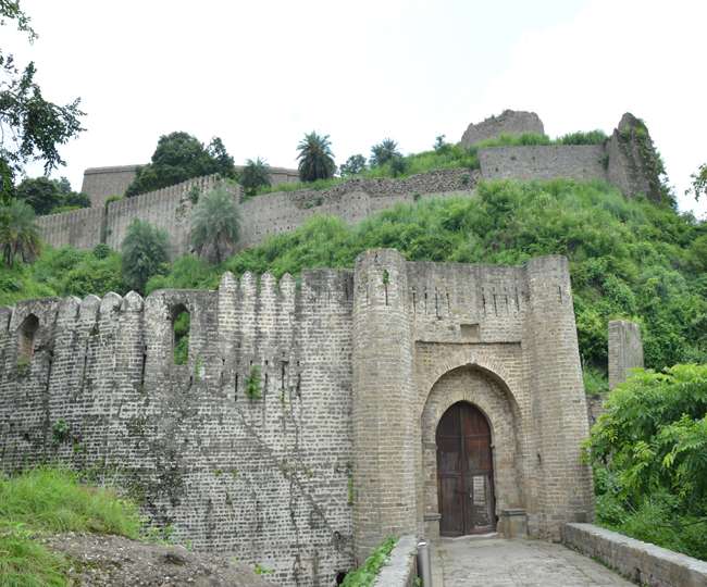 इतिहास से रू-ब-रू करवाता नगरकोट किला