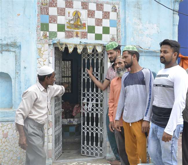 चन्दौसी में सांप्रदायिक सौहार्द की मिसाल पेश करता है एक मुहल्ला यहां ...