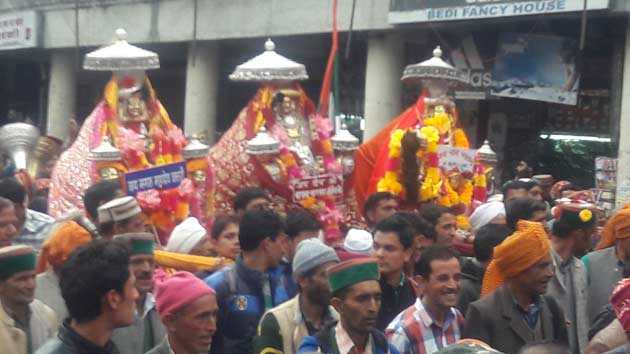 तीनों देवताओं ने 70 साल बाद शिवरात्रि महोत्सव की जलेब में लिया भाग