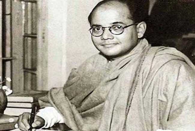 रेडियो पर अपनी ही मौत की खबर सुन रहे थे नेताजी सुभाषचंद्र बोस!