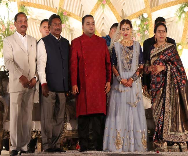 पीएम मोदी और राष्‍ट्रपति पहुंचे, तस्‍वीरों में देखिए दिल्‍ली में सीएम ...