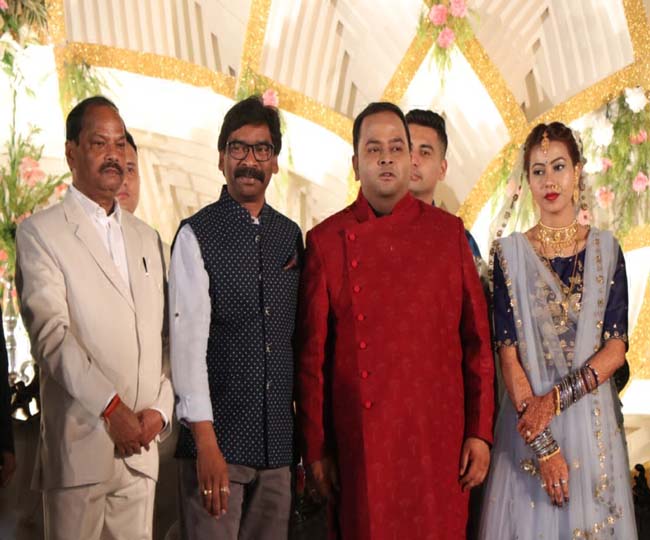 पीएम मोदी और राष्‍ट्रपति पहुंचे, तस्‍वीरों में देखिए दिल्‍ली में सीएम ...