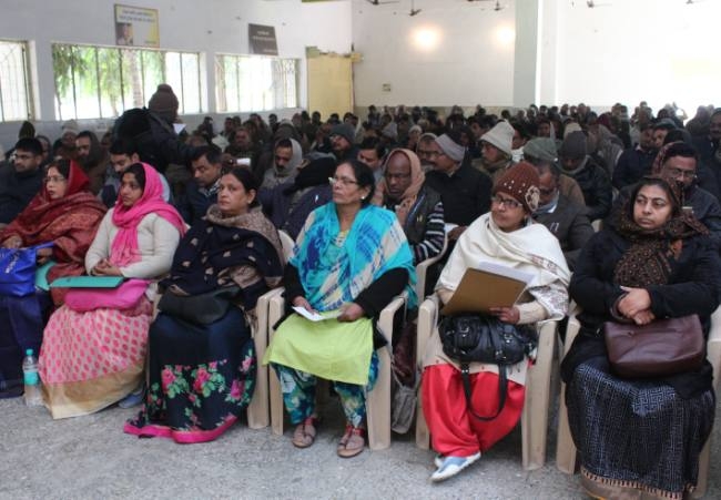 बालिकाओं को परीक्षा में अलग बैठाने पर कार्रवाई Girls In The Examination Seperate Action