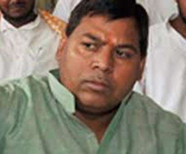 लालू के साले के घर पिस्टल लेकर घुसे फर्जी IT अधिकारी, बेटे ने ऐसे बचाई ...