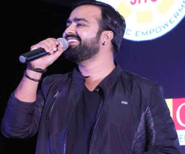 बेतहाशा गीत से बॉलीवुड में डेब्यू कर रहे दून के गायक वसीम अहमद - Singer ...