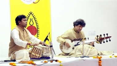 सरोद की धुन और तबले की थाप का हुआ मधुर संगम - melodious confluence of ...