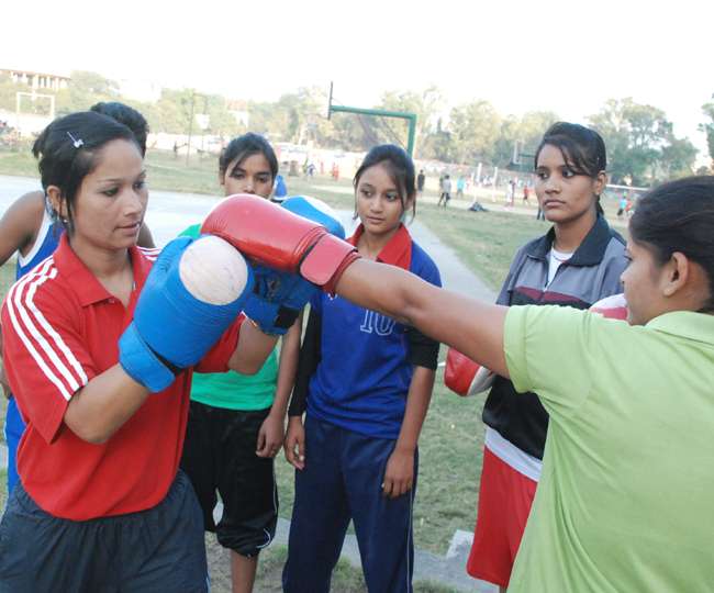 घर से बॉक्सिंग रिंग तक शक्ति का प्रतीक दुर्गा - Durga Thapa giving ...