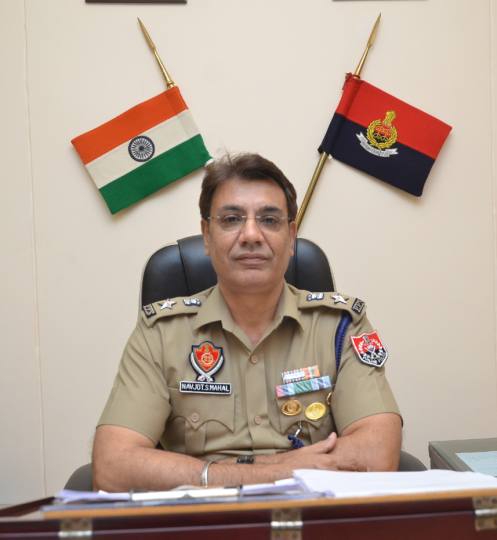 लोगों में डर नहीं, पुलिस के प्रति विश्वास पैदा करेंगे: एसएसपी माहल ...