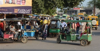 एयरपोर्ट पहुंचना है तो दो घंटे पहले निकलें - Arrive at the airport then ...